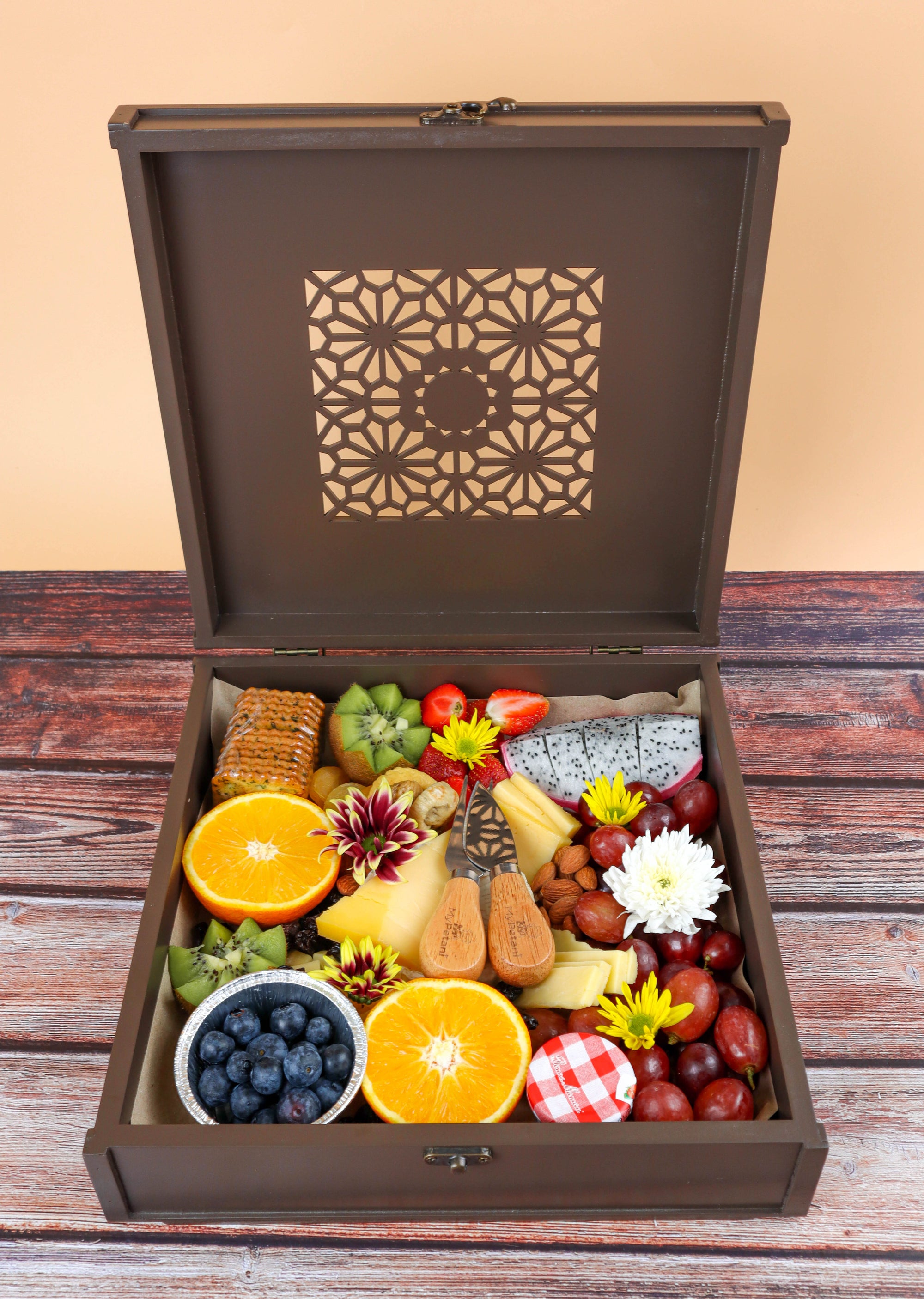 Jasmine Super Cheese Fruits Box (With Unique Carved Wooden Box)