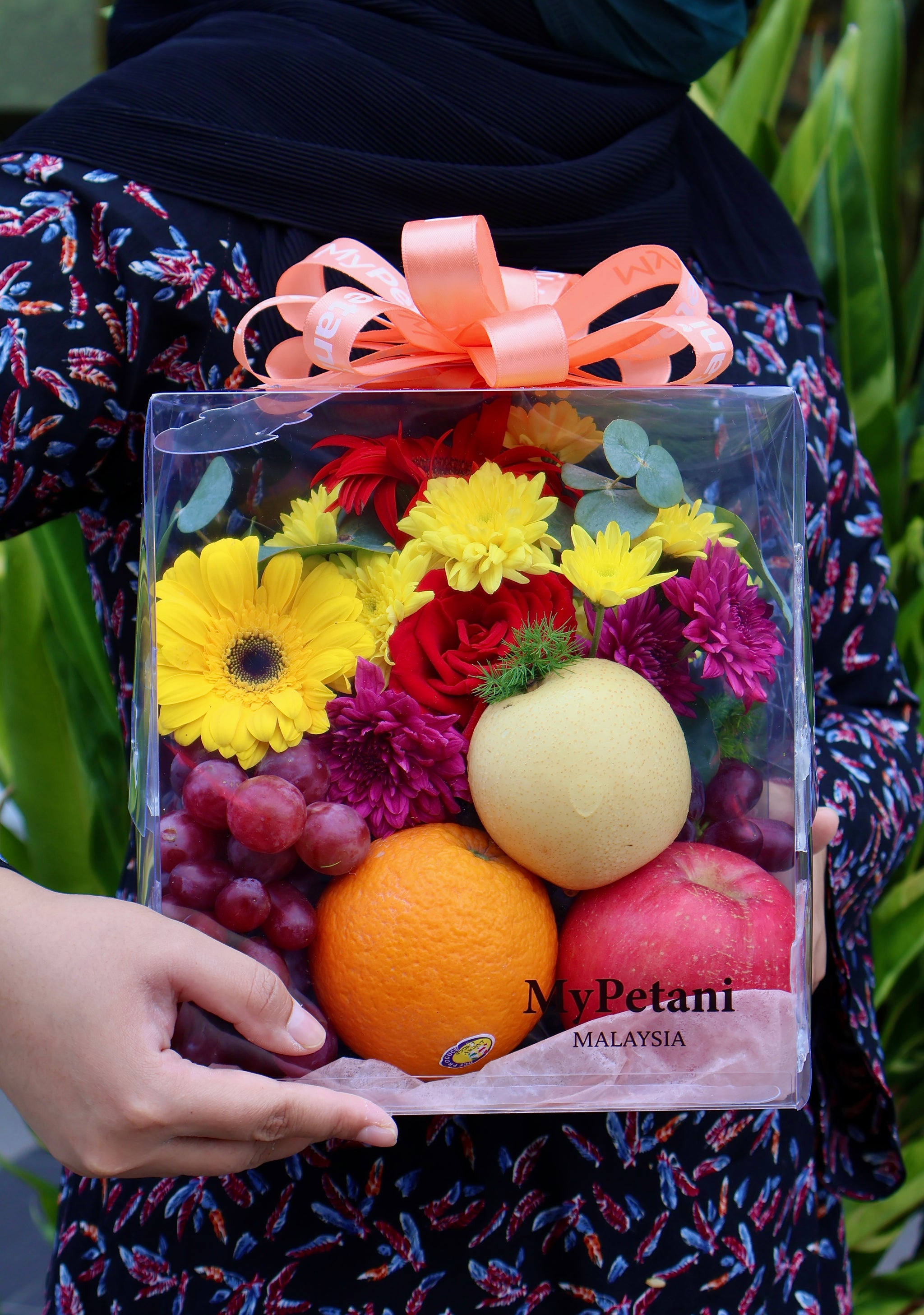 Elena Fruit & Floral Box (Available in KL & Selangor only)